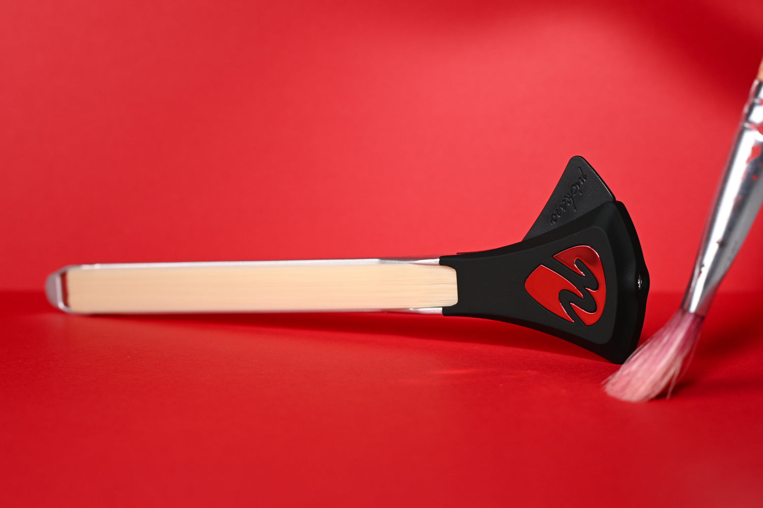 Pickaso Guitar Bow ® - Reinventing the bow for your acoustic guitar.